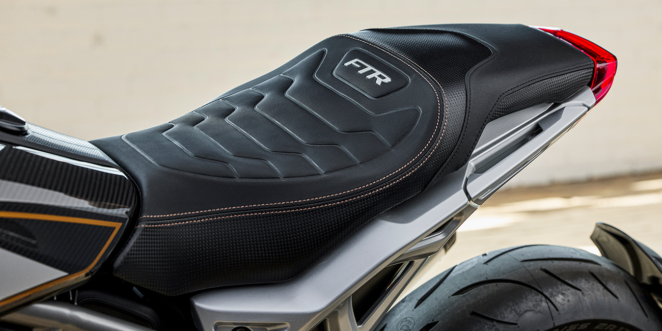 FTR R Carbon | Indian® Motorcycles - JP